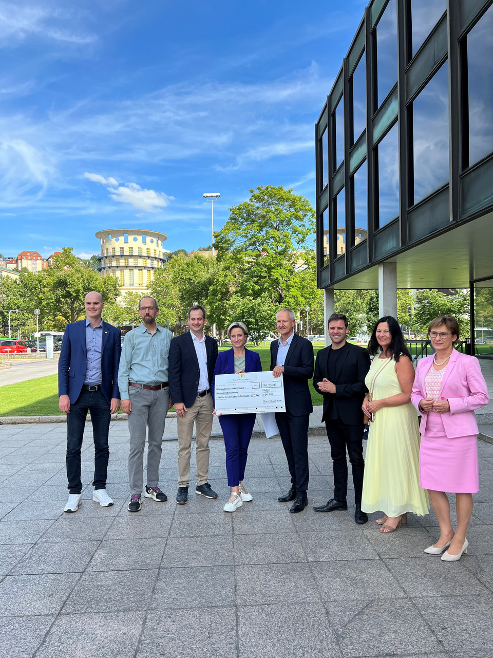 Digital Hub „Zentrum Digitalisierung Region Stuttgart“ mit rund 950.000 ...